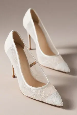 BLACK SUEDE STUDIO Gia Lace Pumps - White