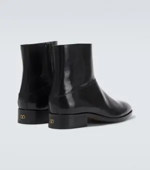 Valentino Garavani Vlogo Leather Ankle Boots