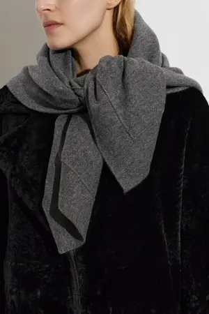 LISA YANG Cashmere Scarf ‘frieda