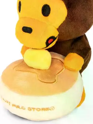 A BATHING APE Pancake-motif Plush Keychain