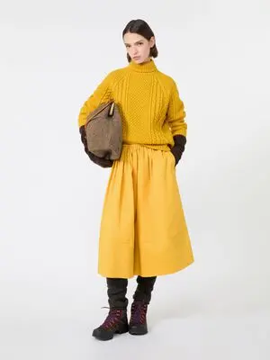 Max Mara Wool Yarn Turtleneck Aran Jumper