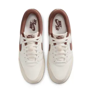 JORDAN Skyline Low Le Sneakers