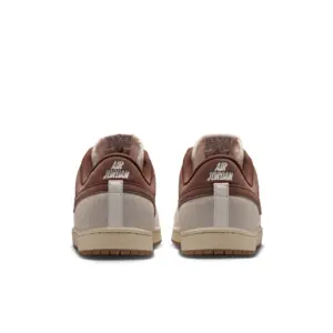 JORDAN Skyline Low Le Sneakers