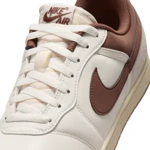 JORDAN Skyline Low Le Sneakers