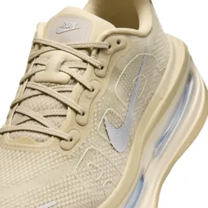 Nike Vomero Premium Road Running Shoes - Brown