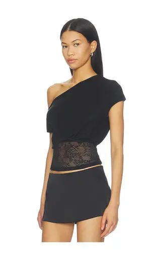 Lioness Etoile Off Shoulder Top In Black
