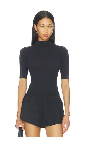 NIKESKIMS Weightless Short Sleeve Top