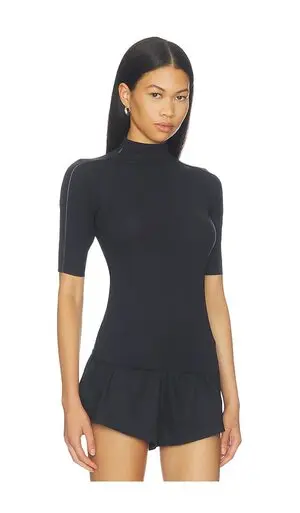 NIKESKIMS Weightless Short Sleeve Top