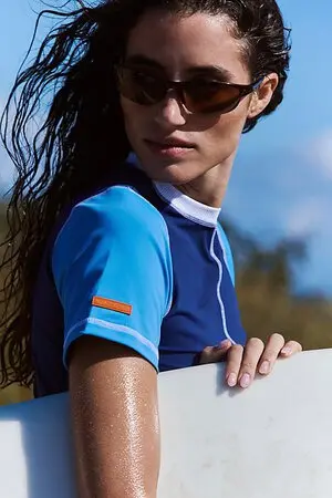 RASHI WORLD Short Sleeve Cropped Rash Guard