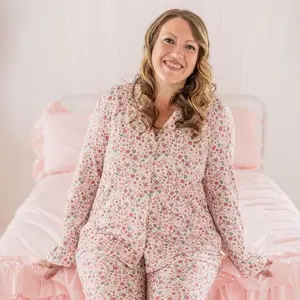 SWEET WINK Berry Floral Lounge Set
