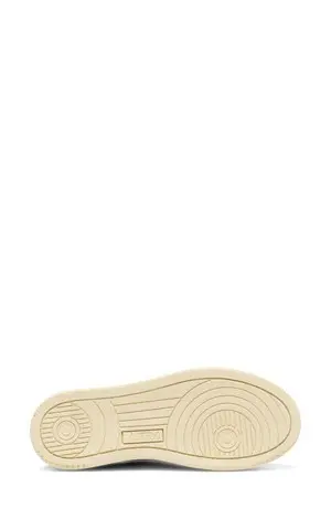 AUTRY Medalist Low Croc Embossed Leather Sneaker - White/silver