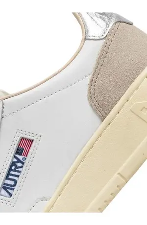 AUTRY Medalist Low Croc Embossed Leather Sneaker - White/silver