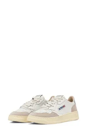 AUTRY Medalist Low Croc Embossed Leather Sneaker - White/silver