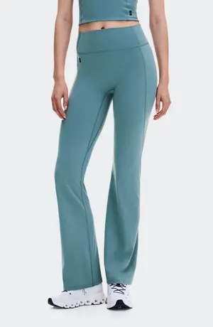 On Studio High Waist Flared Performance Pants - Agave