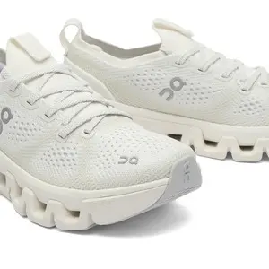 On Cloud X Tempo Sneaker