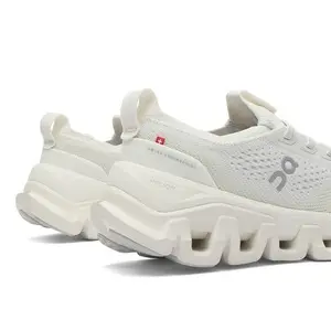On Cloud X Tempo Sneaker