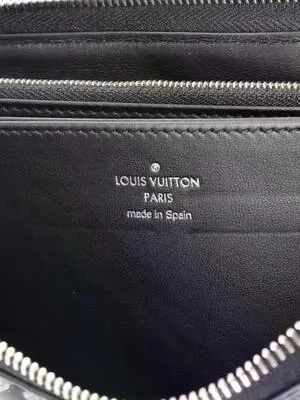 LOUIS VUITTON Zippy Wallet Mahina Leather Small Wallets
