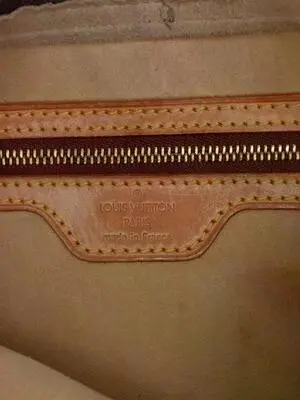 LOUIS VUITTON 2001 Monogram Looping Mm Shoulder Bag