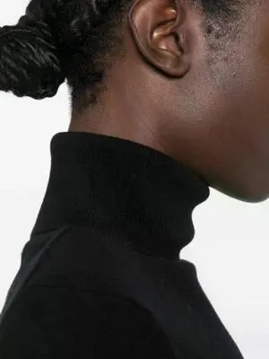 ALLUDE Padded Shoulder Turtleneck Sweater - Black