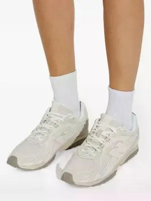 NEW BALANCE 204l Panelled Sneakers