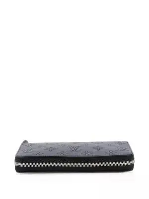 LOUIS VUITTON Zippy Wallet Mahina Leather Small Wallets