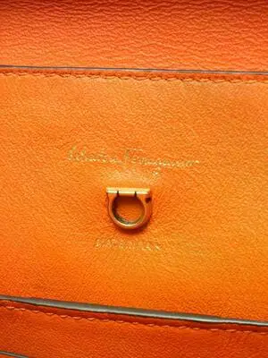 FERRAGAMO 2010s Gancini Flip-lock Shoulder Bag