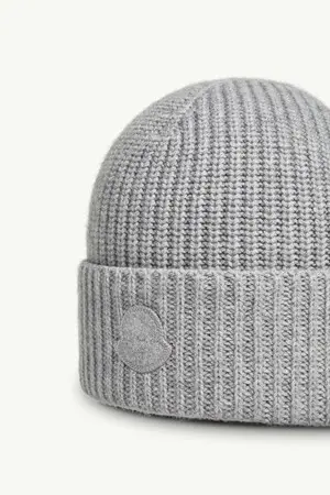 Moncler Logo Patch Knitted Beanie