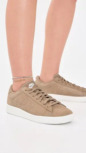 Nike Tennis Classic Sneakers