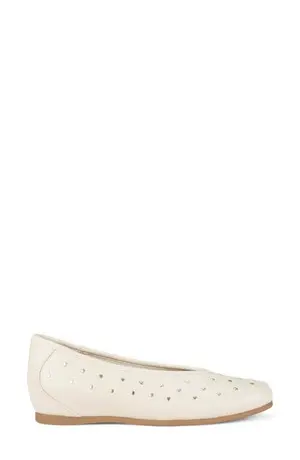 BARETRAPS Ryalie Studded Flat - Cream