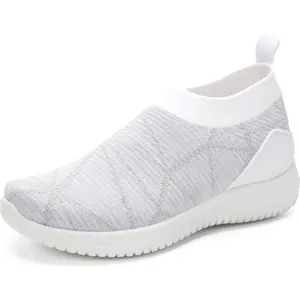 MIO MARINO Lightweight Slip-on Knit Sneakers With Breathable Mesh Upper - White