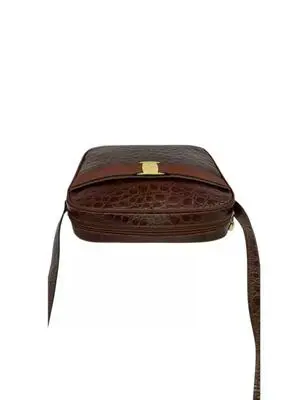 FERRAGAMO 1980-1990 Croc Embossed Leather Vara Crossbody Bag - Brown