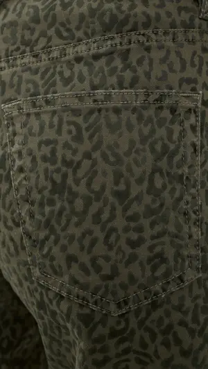 FRAME The Bow Crop Flocked Jeans