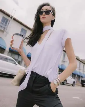 Splendid X Chriselle Lim Collaboration V-neck Tee And Scarf Set - Black