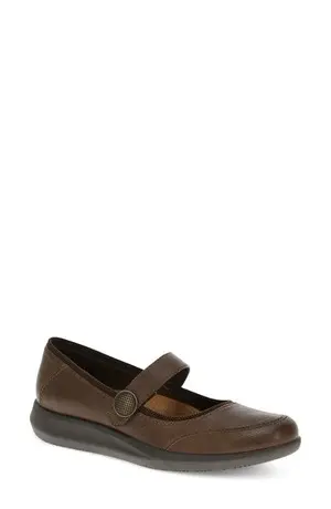 Baretraps Cushioned Flats For Women