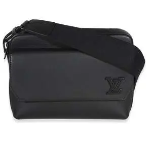 LOUIS VUITTON Calfskin Aerogram Fastline Messenger Bag - Black