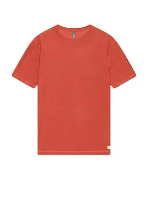 Vuori Strato Tech Tee In Red - Fire Heather