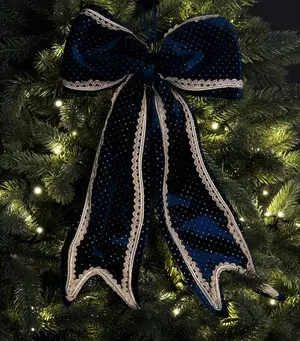 LUXURY GARLAND Velvet And Lace Bow Tree Decoration