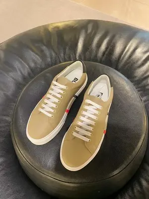 Burberry Stripe-detail Low-top Sneakers