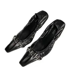 Gucci Vittoria Pump With Horsebit Detail - Black