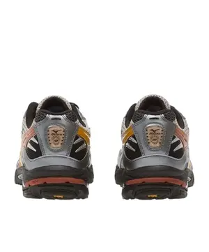 Mizuno Round-toe Sneakers