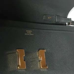 Hermès Constance To Go Wallet In Vert Mangrove Evercolor With Gold-tone Hardware - Green
