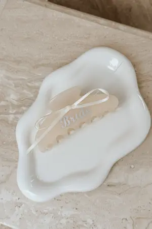 UNTAMED PETALS Sealed With A Bow Claw Clip