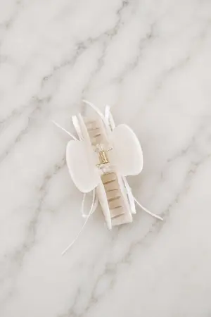 UNTAMED PETALS Sealed With A Bow Claw Clip