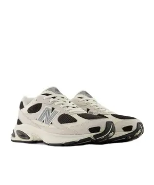 NEW BALANCE 2010 Mesh Panel Sneakers