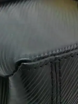LOUIS VUITTON 2018 Epi Locky Bb Satchel - Black