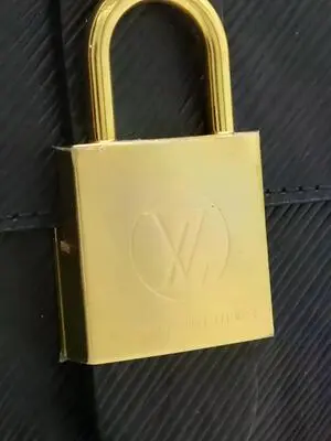 LOUIS VUITTON 2018 Epi Locky Bb Satchel