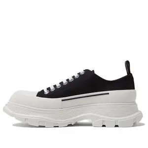 Alexander McQueen Tread Slick Lace Up Low Top Sneakers - Black/white