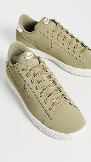 Nike Tennis Classic Sneakers