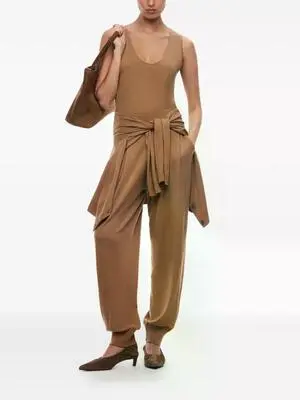 12 STOREEZ Jasmin Scoop-neck Top