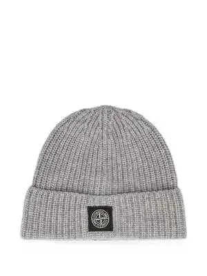 Stone Island Ribbed Wool Beanie With Logo Patch - Grigio